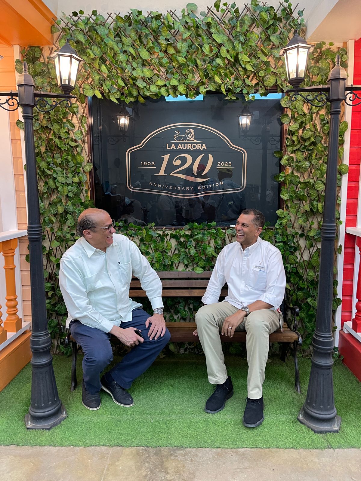 Visita Fábrica de Cigarros La Aurora - Embajada de la República ...